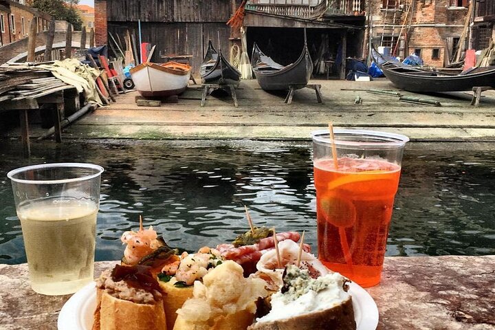 Bacaro Experience: Traditional Food Tour with a Local Guide - Venice Tours